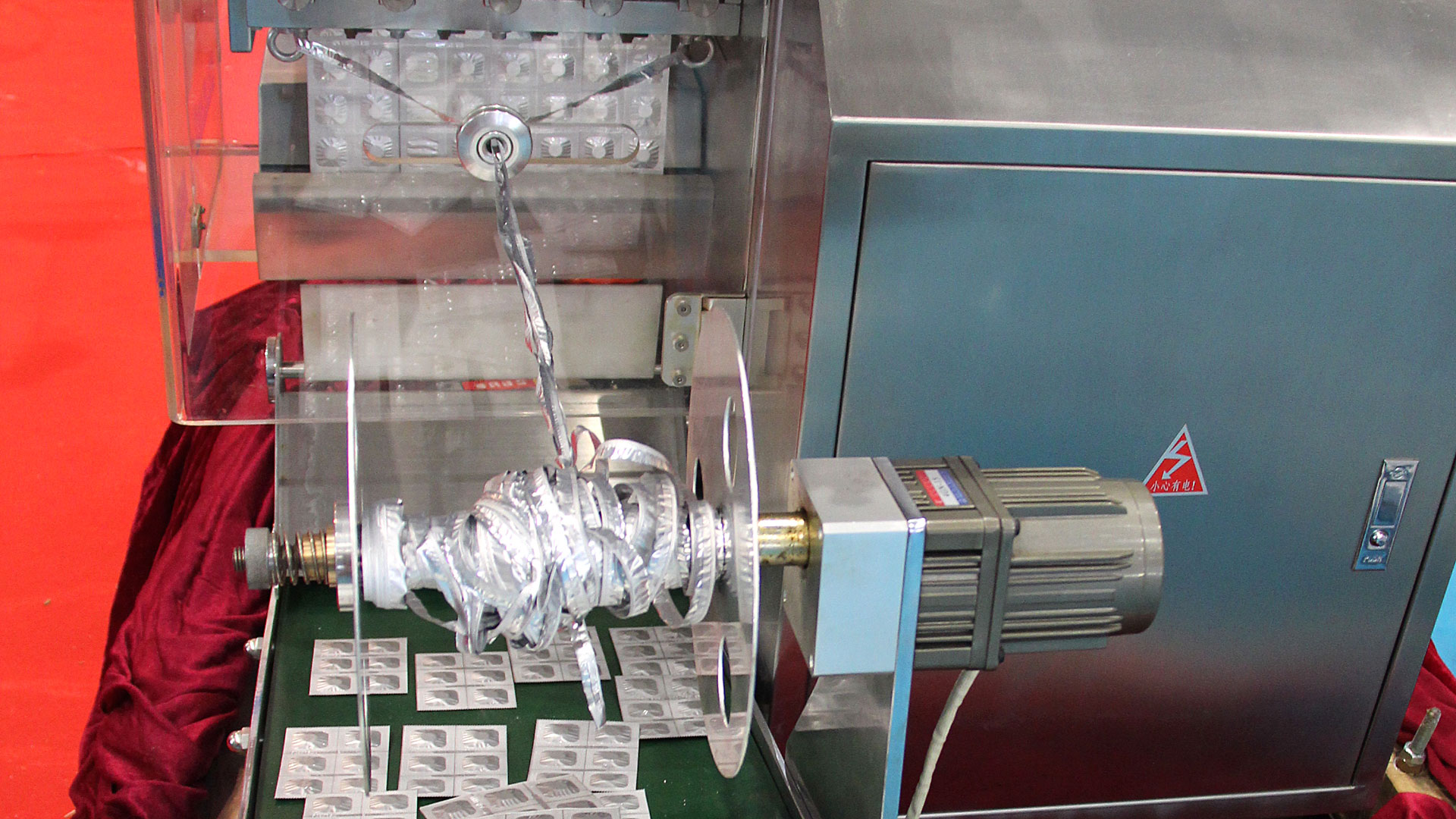 Pastilhas para máquinas de embalagem por tira www.Minipress.ru Moscow ...